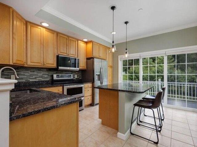 house with 2 bedroom, Hanover NH DS103888279