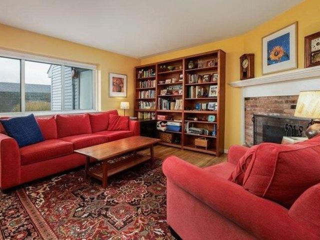 house with 2 bedroom, Hanover NH ES103625512