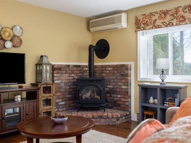house with 2 bedroom, Hartford VT ES103128118