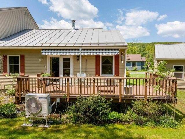 house with 2 bedroom, Hartford VT ES103441400
