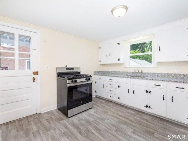 house with 2 bedroom, Hartford CT ES104544121