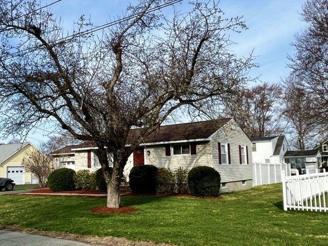 house with 2 bedroom, Haverhill MA DS102343624