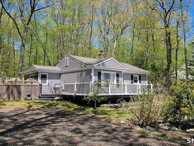 house with 2 bedroom, Hebron CT ES103159423