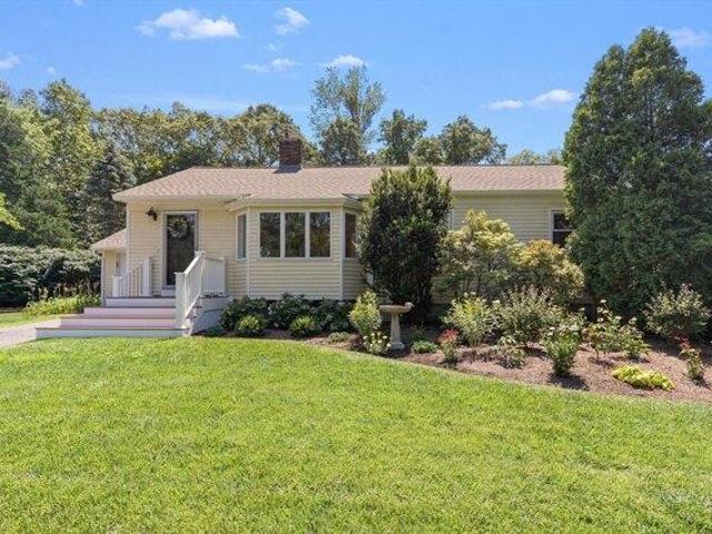 house with 2 bedroom, Hingham MA DS102592688