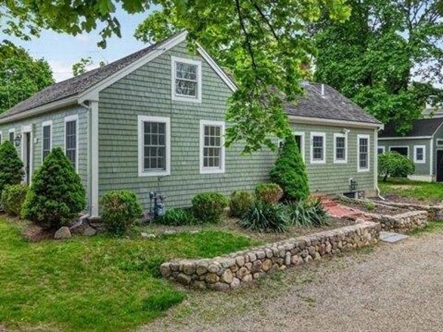 house with 2 bedroom, Hingham MA ES104113456
