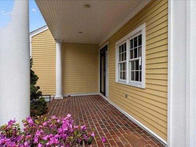 house with 2 bedroom, Hingham MA ES103928069