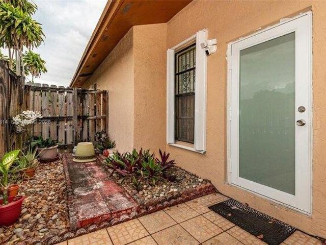 house with 2 bedroom, Hialeah FL ES104899336