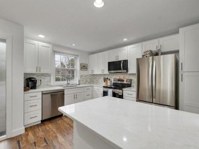 house with 2 bedroom, Hooksett NH DLS101628559