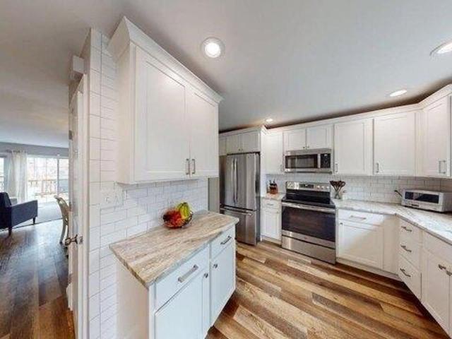 house with 2 bedroom, Hooksett NH ES103220234