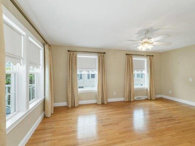 house with 2 bedroom, Hooksett NH ES104042950