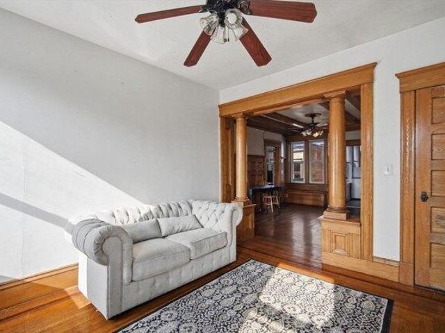house with 2 bedroom, Holyoke MA DLS102633064