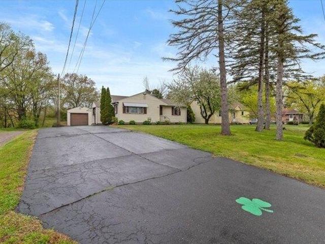 house with 2 bedroom, Holyoke MA DS102859482