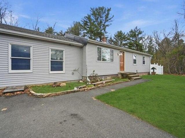 house with 2 bedroom, Holyoke MA DS102961299
