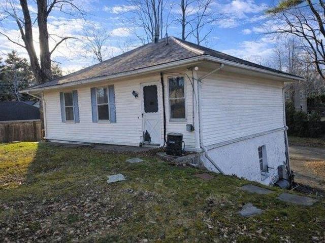 house with 2 bedroom, Holyoke MA ES104408123