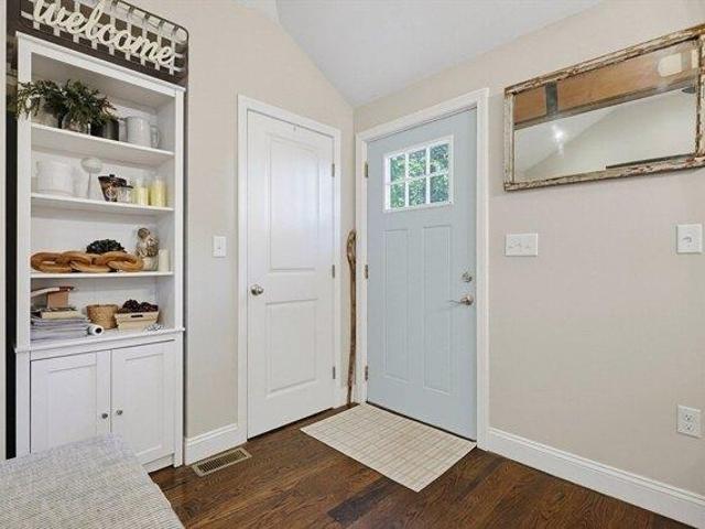 house with 2 bedroom, Hopkinton MA ES105115859