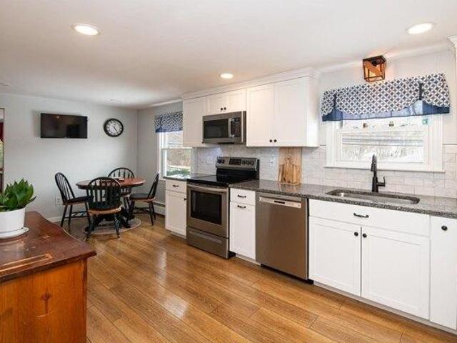 house with 2 bedroom, Hudson NH DS102343544