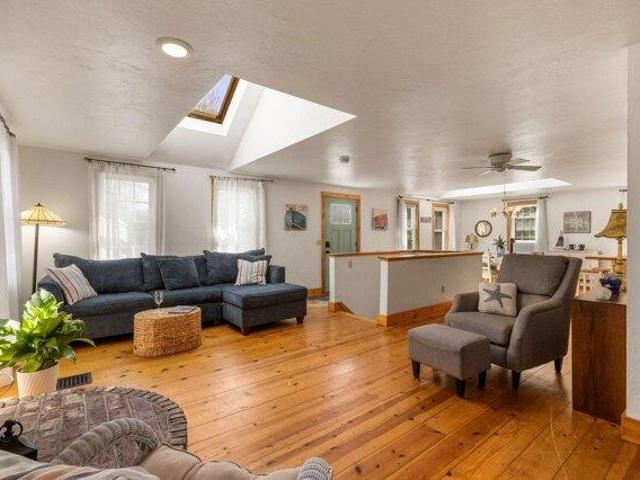 house with 2 bedroom, Hyannis MA DLS103127342