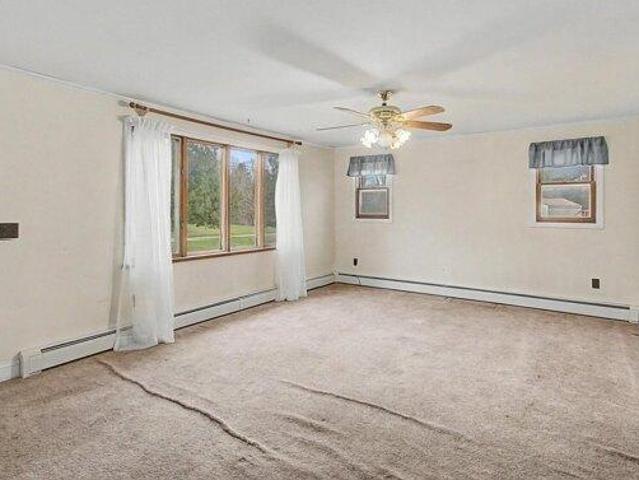 house with 2 bedroom, Hyde Park VT DLS102826511