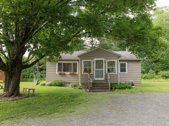 house with 2 bedroom, Hyde Park VT DS103438197