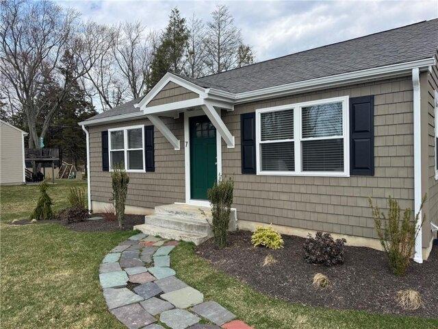 house with 2 bedroom, Johnston RI DS101746964