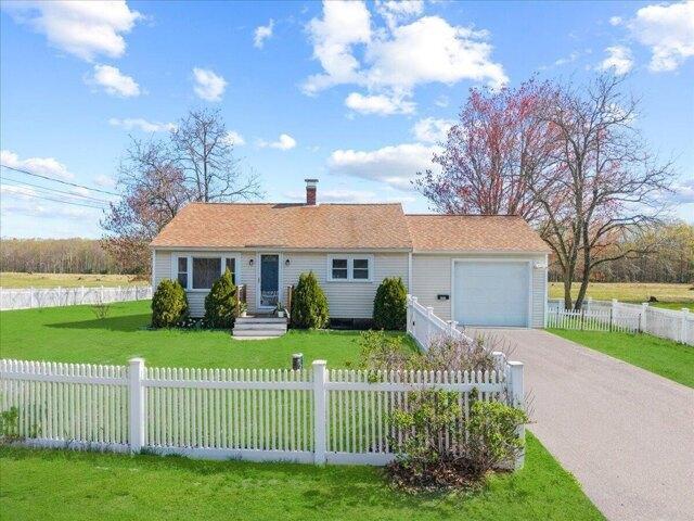 house with 2 bedroom, Kennebunk ME DLS102476452