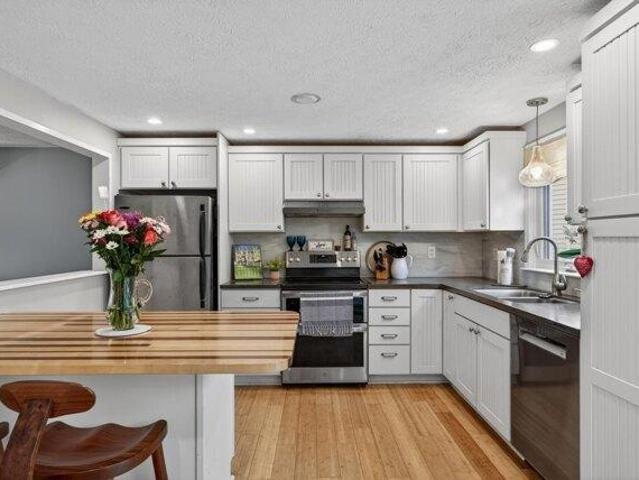 house with 2 bedroom, Kennebunk ME ES103075070