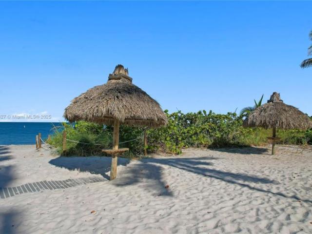 house with 2 bedroom, Key Biscayne FL FL DS102659064