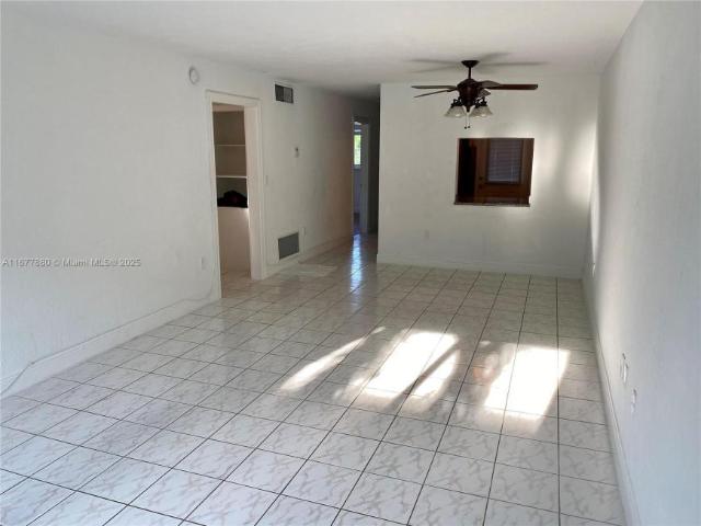 house with 2 bedroom, Key Biscayne Fl FL DS102660664
