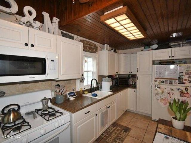 house with 2 bedroom, Keyport NJ ES104853551