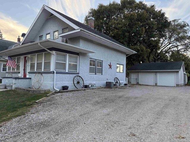 house with 2 bedroom, La Porte City IA DS95758621