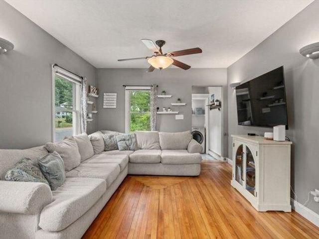 house with 2 bedroom, Lancaster MA ES105082675