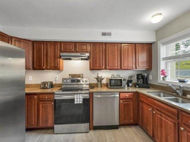 house with 2 bedroom, Laconia NH ES105191132