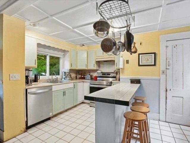 house with 2 bedroom, Laconia NH ES105207192