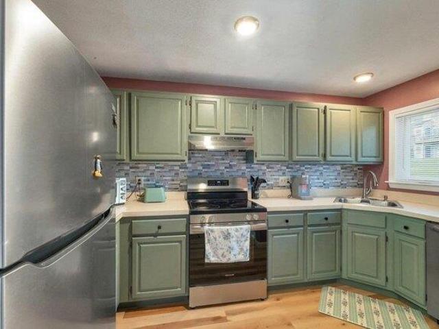 house with 2 bedroom, Laconia NH ES103222630