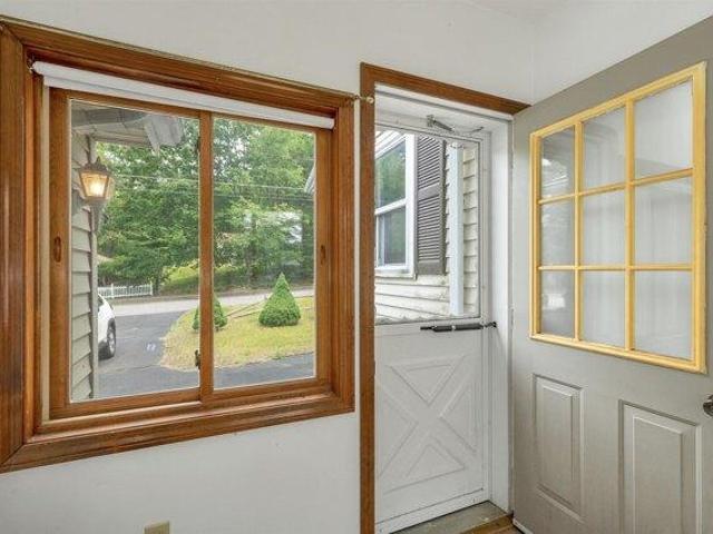 house with 2 bedroom, Laconia NH ES103496207
