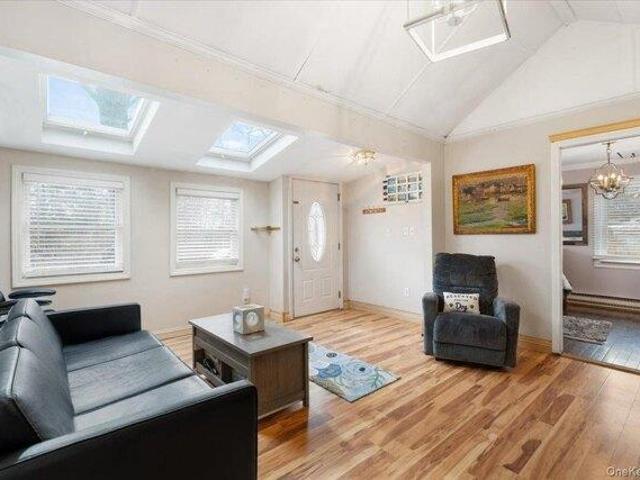 house with 2 bedroom, Lake Peekskill NY DLS101800837