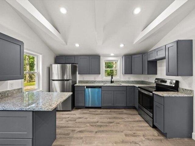 house with 2 bedroom, Lakeville MA DS104077714