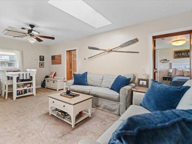 house with 2 bedroom, Lakeville MA ES105092825