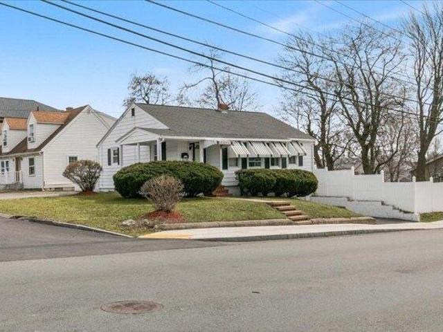 house with 2 bedroom, Lawrence MA DLS102314609