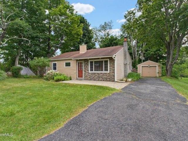 house with 2 bedroom, Lenox MA ES105107665