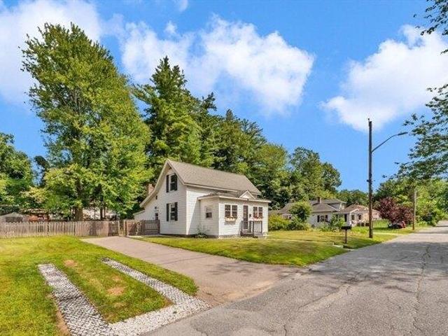 house with 2 bedroom, Leominster MA ES104834777