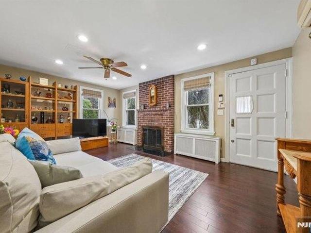 house with 2 bedroom, Leonia NJ ES104836155