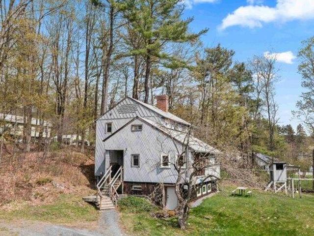 house with 2 bedroom, Lebanon NH DS102799878