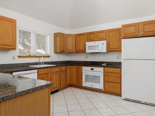 house with 2 bedroom, Lebanon NH ES103965619