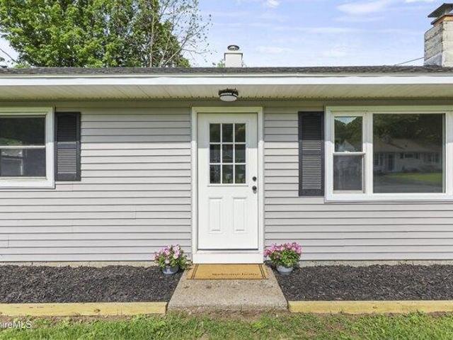 house with 2 bedroom, Lee MA ES103809322
