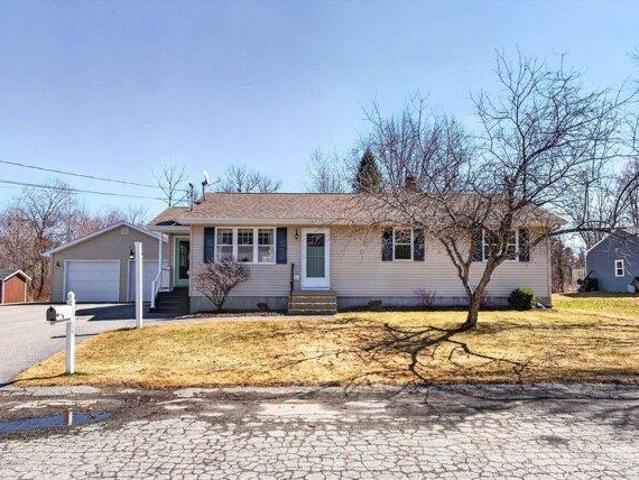 house with 2 bedroom, Lewiston ME DLS101627991