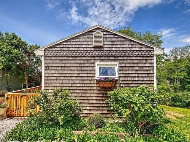 house with 2 bedroom, Little Compton RI ES103126472