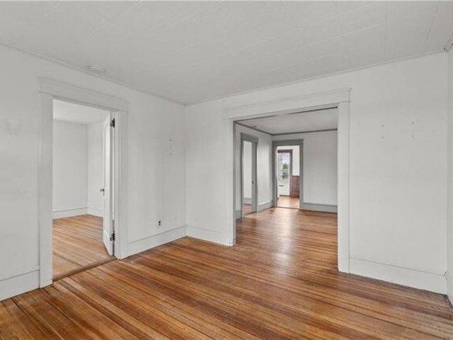 house with 2 bedroom, Little Compton RI ES105127235