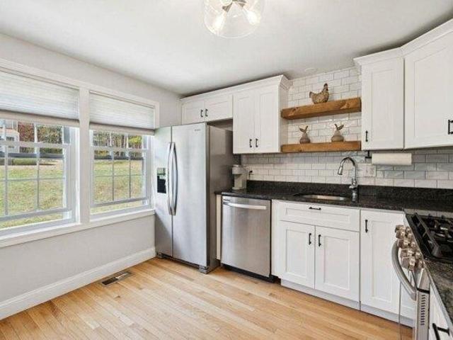 house with 2 bedroom, Londonderry NH DS102670241