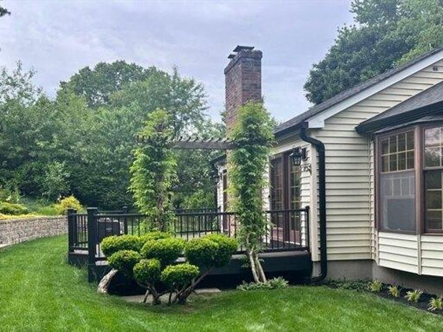 house with 2 bedroom, Longmeadow MA ES104605525